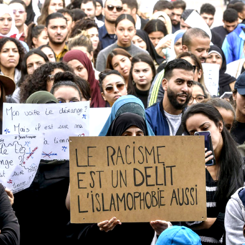 Après des têtes de porc devant les mosquées, une salle de prière ...
